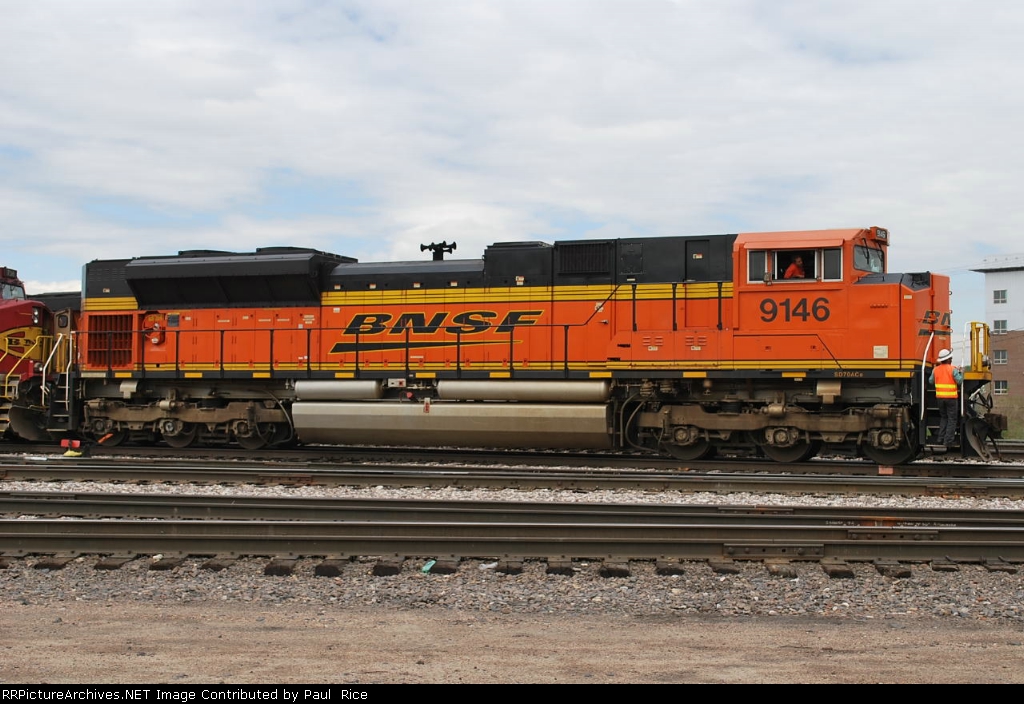 BNSF 9146